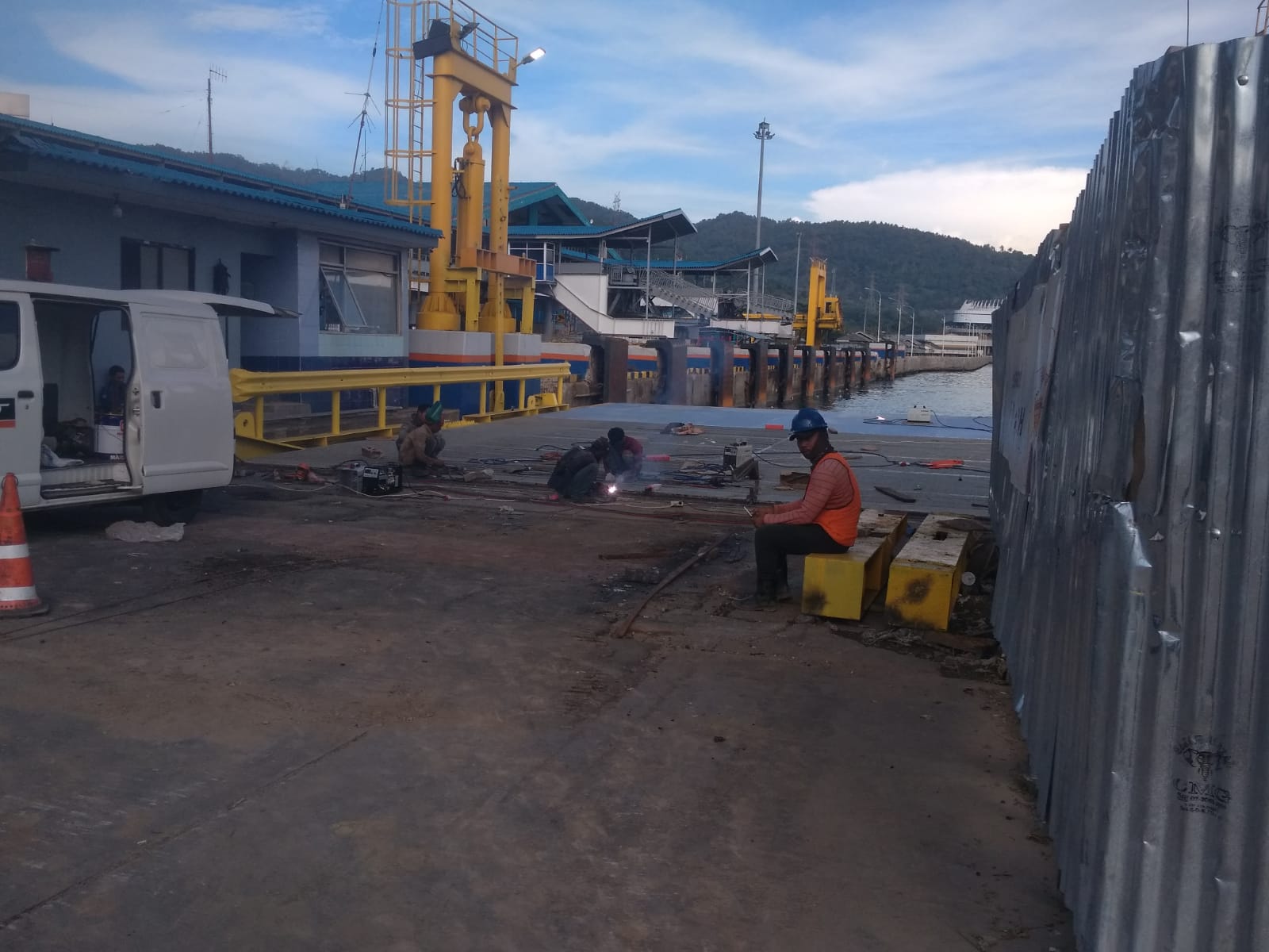 Proyek Peningkatan Kapasitas Dermaga 1 Pelabuhan Penyebrangan Merak ...